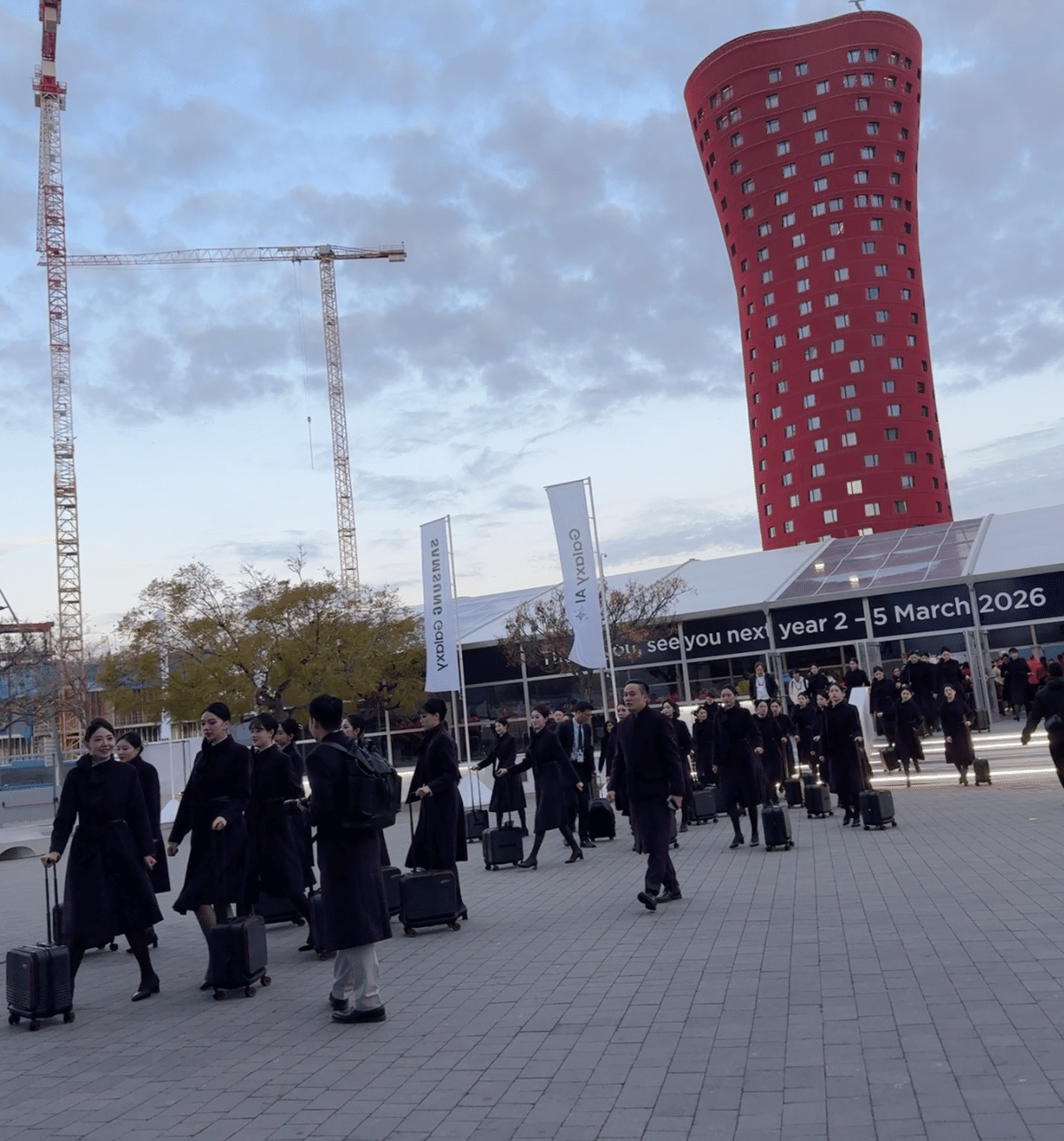 世界最大級モバイル展示会「MWC」レポート！やっぱり中国は凄かった！！｜Xborder Works