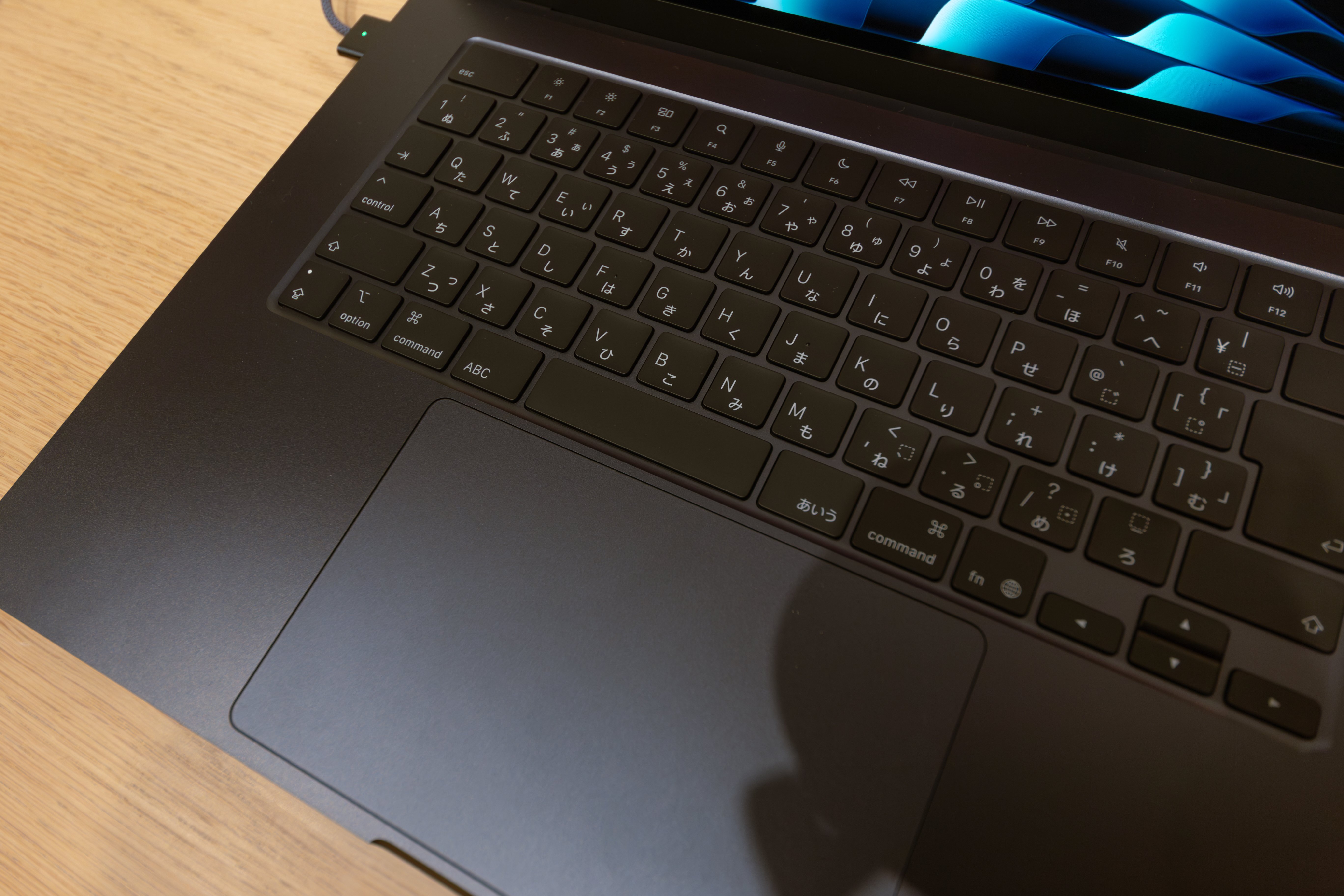 新型MacBook Airお触りレポ / サンデーAFJ 2025年3月16日号|虎 新型MacBook Airお触りレポ / サンデーAFJ 2025年3月16日号|虎