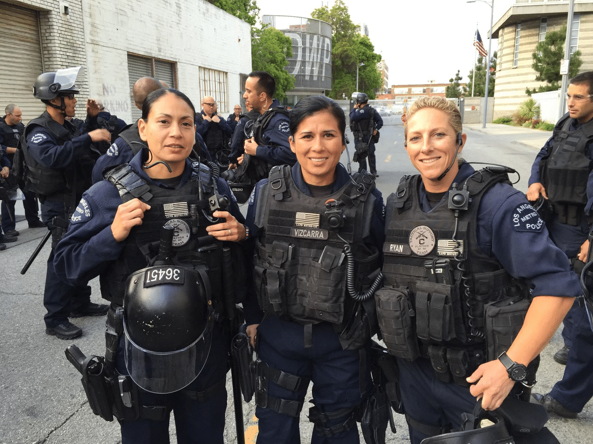 「警察官ゆり」こと永田有理さん、グリーンカード保持者：日本国籍のままLAPD（ロサンゼルス市警察）の警察官になることは、原則できません！NPO ...