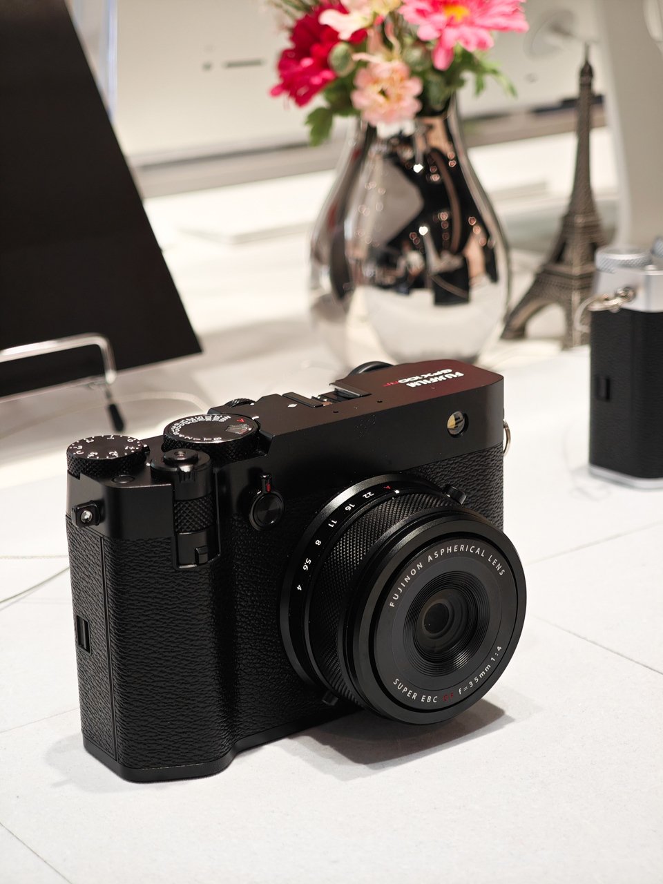 富士フィルム「GFX100RF」購入前レビュー 「心に響いたカメラ!!」LEICA Q3との比較も｜Photographer non🐤