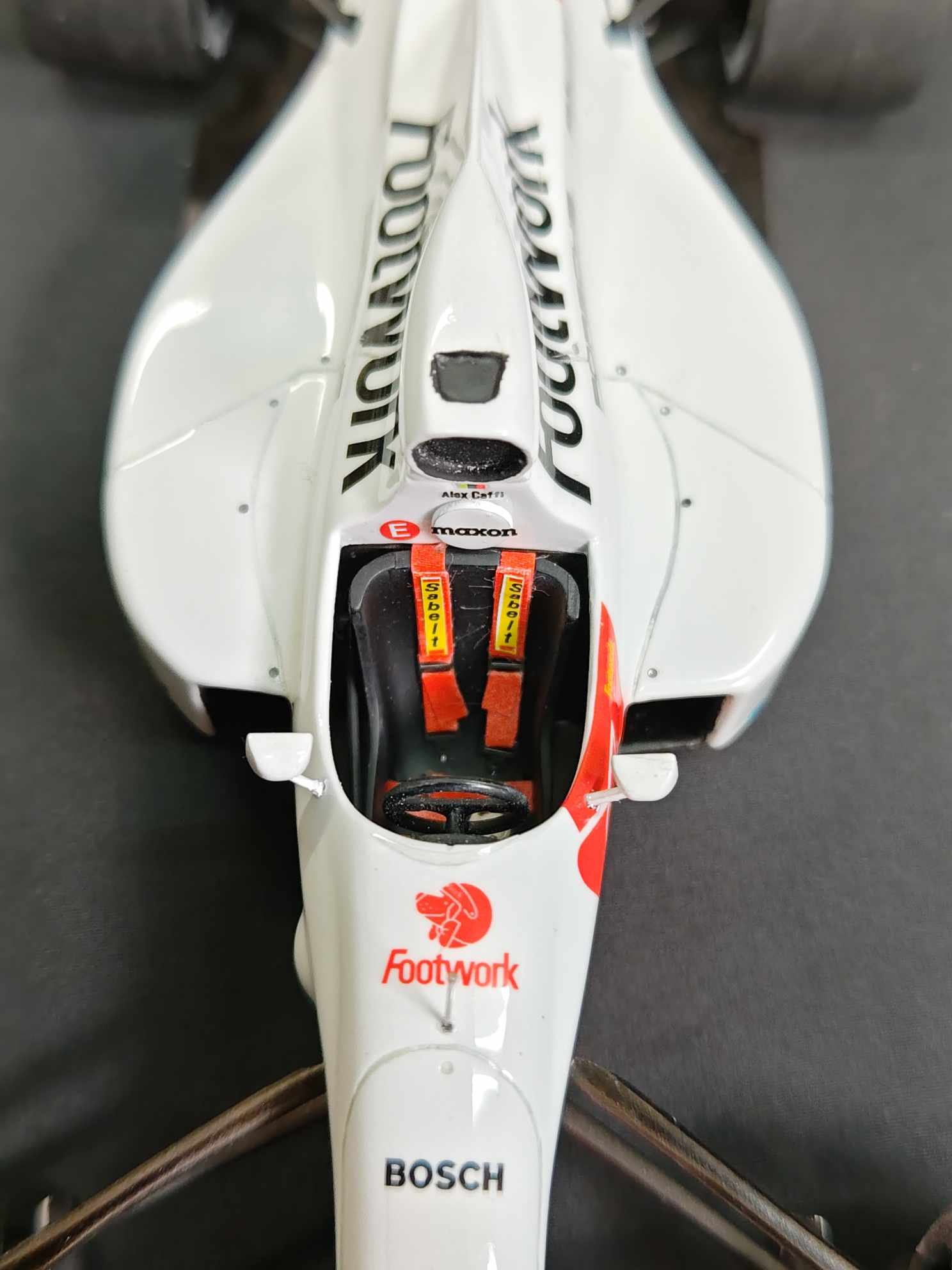 完成しました!! 1/20サイズ ARROWS FA12 アレックス.カフィ｜Finisher's