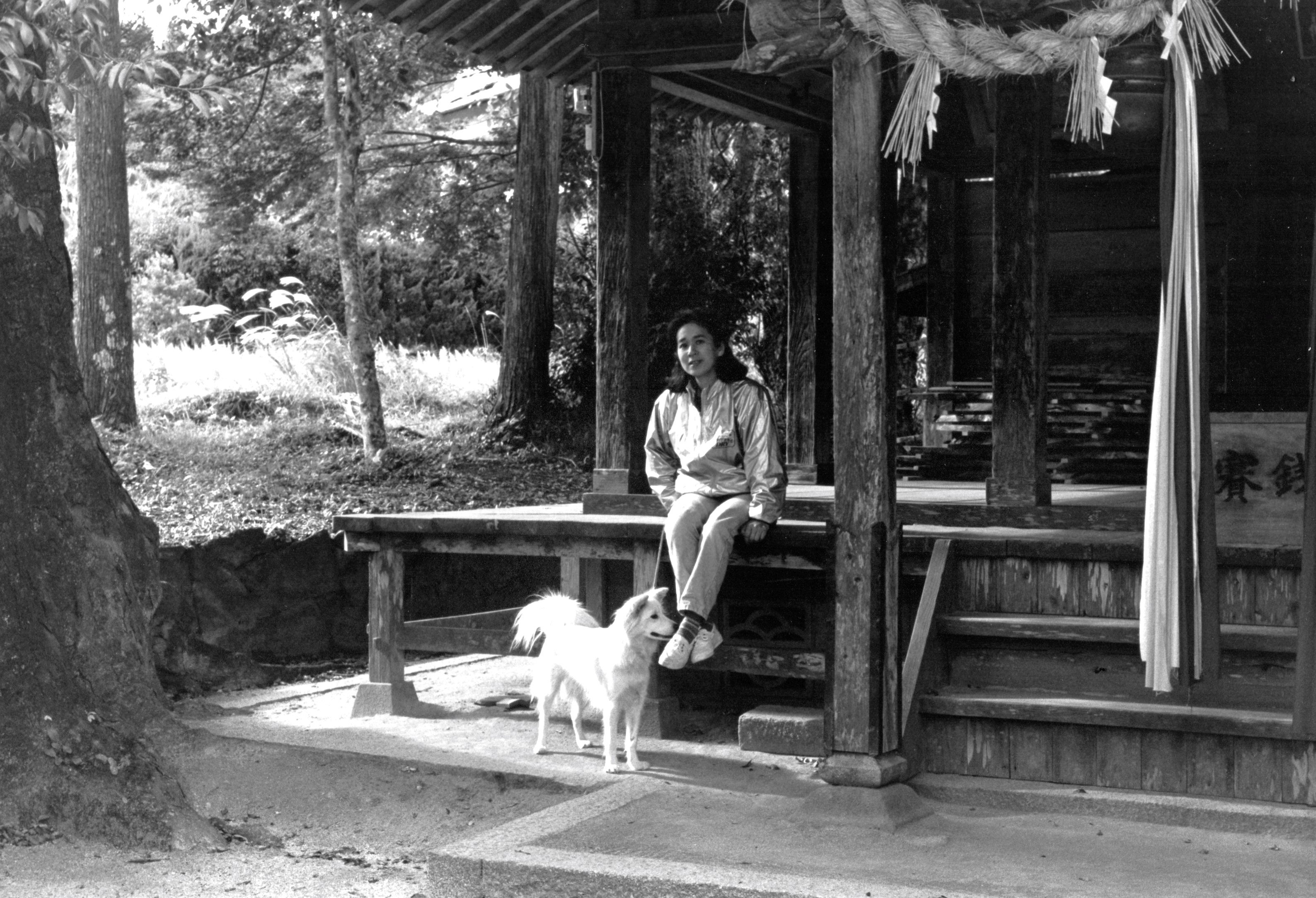 写真「With The Dogs」・・・鳥が鳴く｜Rabi Sato