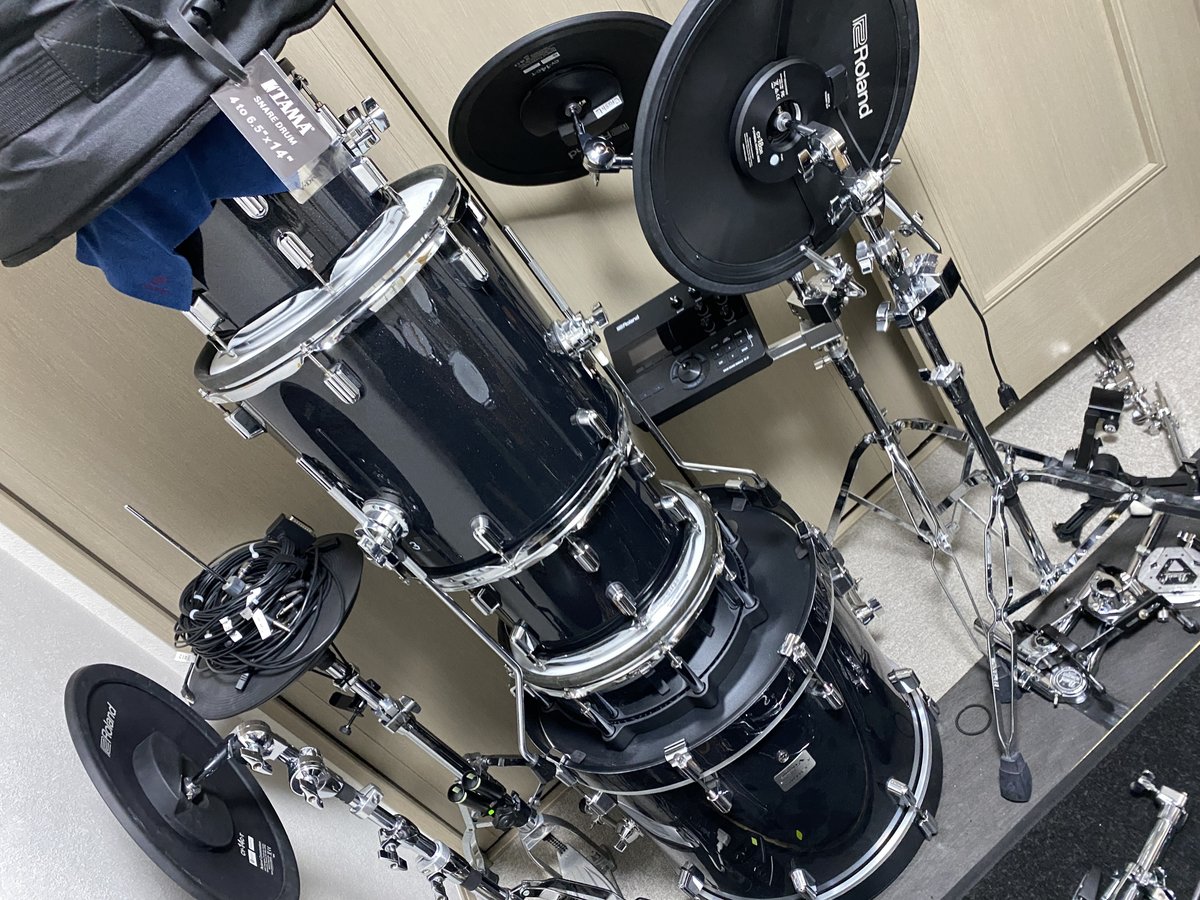 あっちに積んだり、こっちに置いたり｜hikodrums
