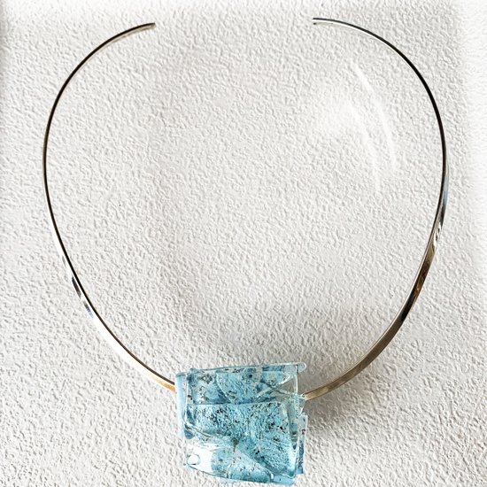 ISAKOシリーズ・1点ものガラスのシルバーチョーカー「やさしい時間のなかで」｜comb de shio