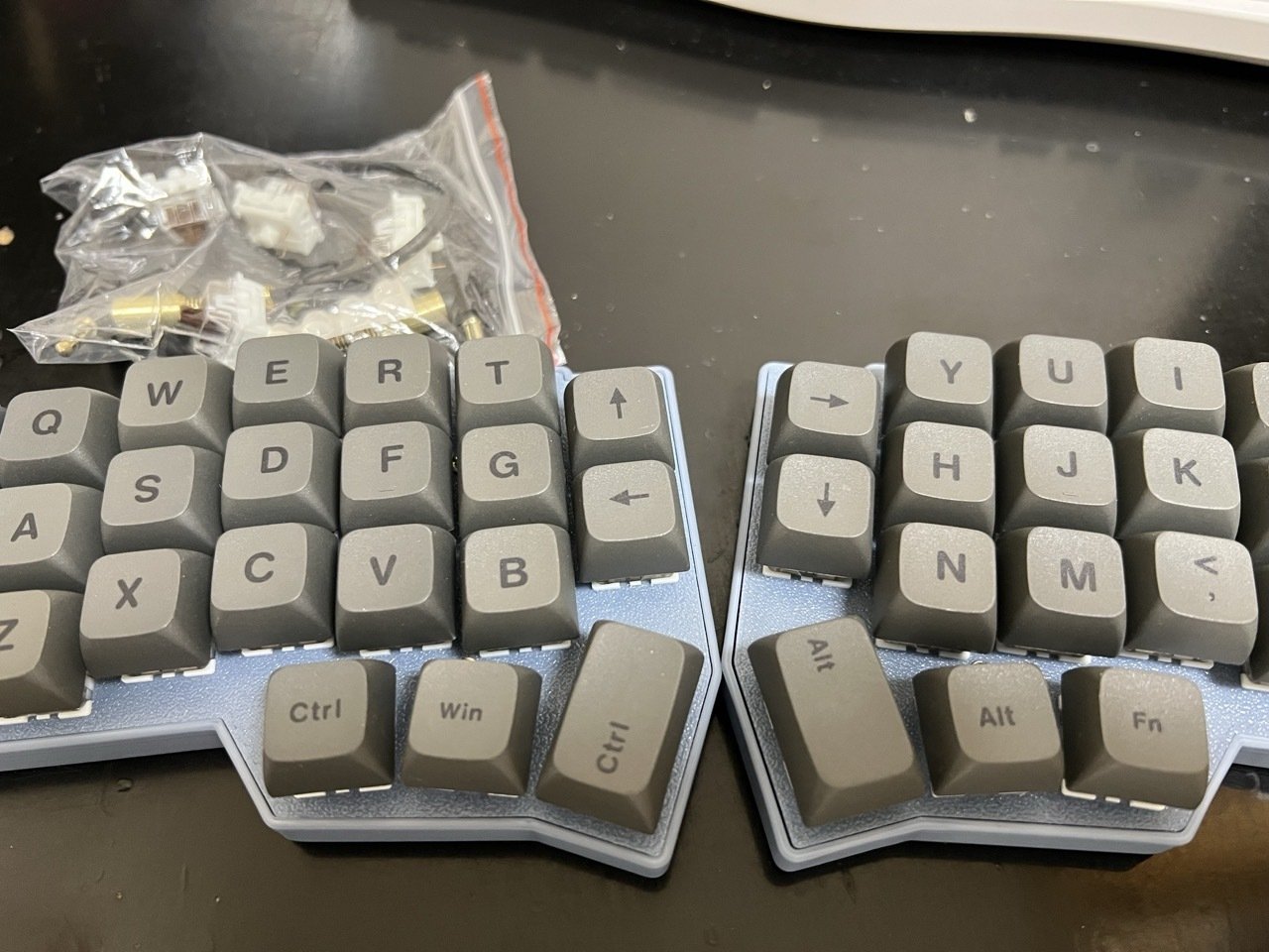自作キーボード(Corne V4 Cherry)|らんさぶ 自作キーボード(Corne V4 Cherry)|らんさぶ