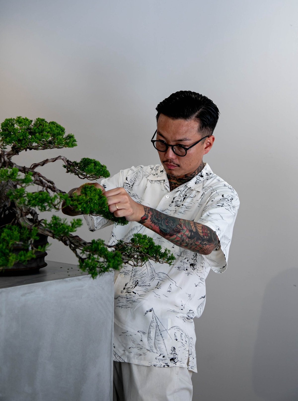 盆栽が教えてくれたのは、“積み重ね”の尊さと“自分で考える力”。盆栽プロデューサー・小島鉄平が語る探究の本質｜NLCS Kobe（ノースロンドン神戸）