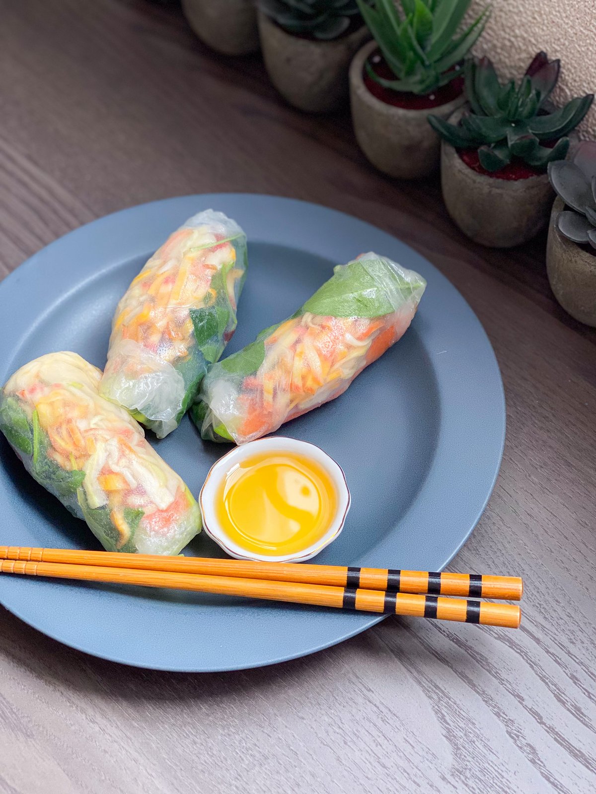 サーモンとアボカドと乾燥野菜の生春巻き｜OYAOYA | 京都産の切り干し野菜(乾燥野菜)