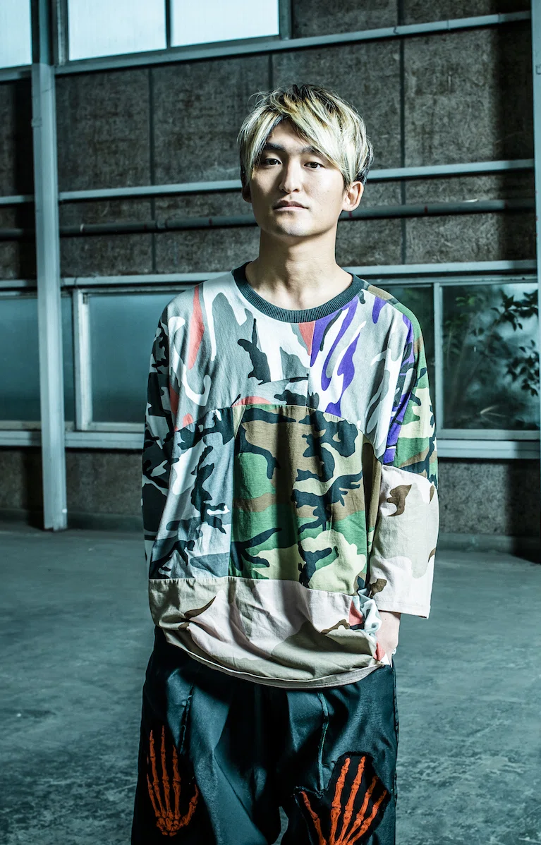 「ONE OK ROCKが世界を惹きつける理由｜メンバーと圧巻ライブの魅力とは｜美斉津商店WEB｜RYO