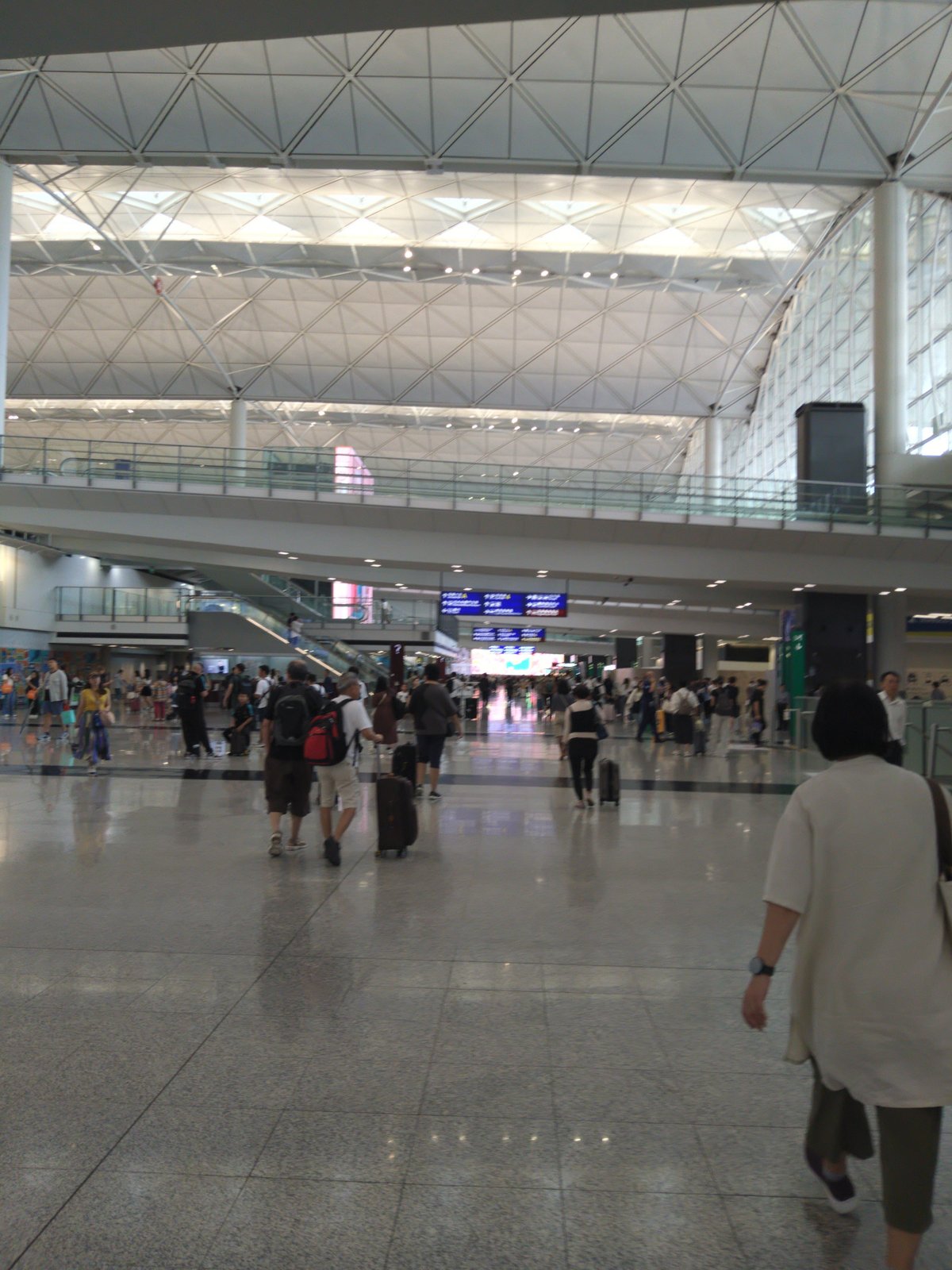 さぁ、日本から香港へ┃香港2025GW 1日目①｜azusan