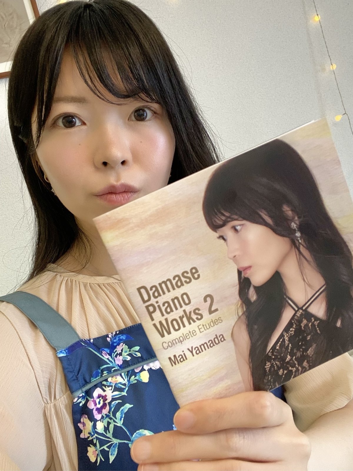 サイン書きの日。南仏での人生初サインの思い出も｜山田 磨依 Mai Yamada