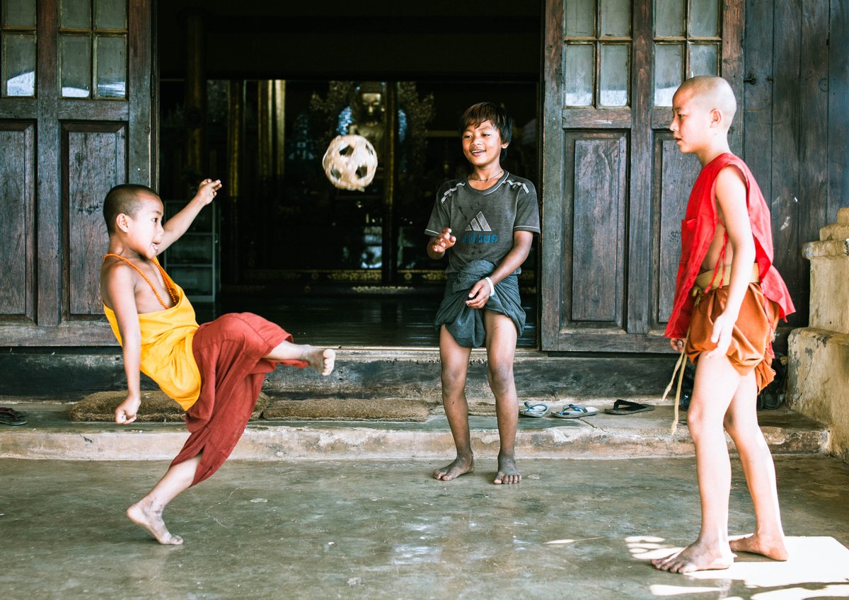 Street Level Photography : TOP SELECTION - April 2025 -｜松永 亨