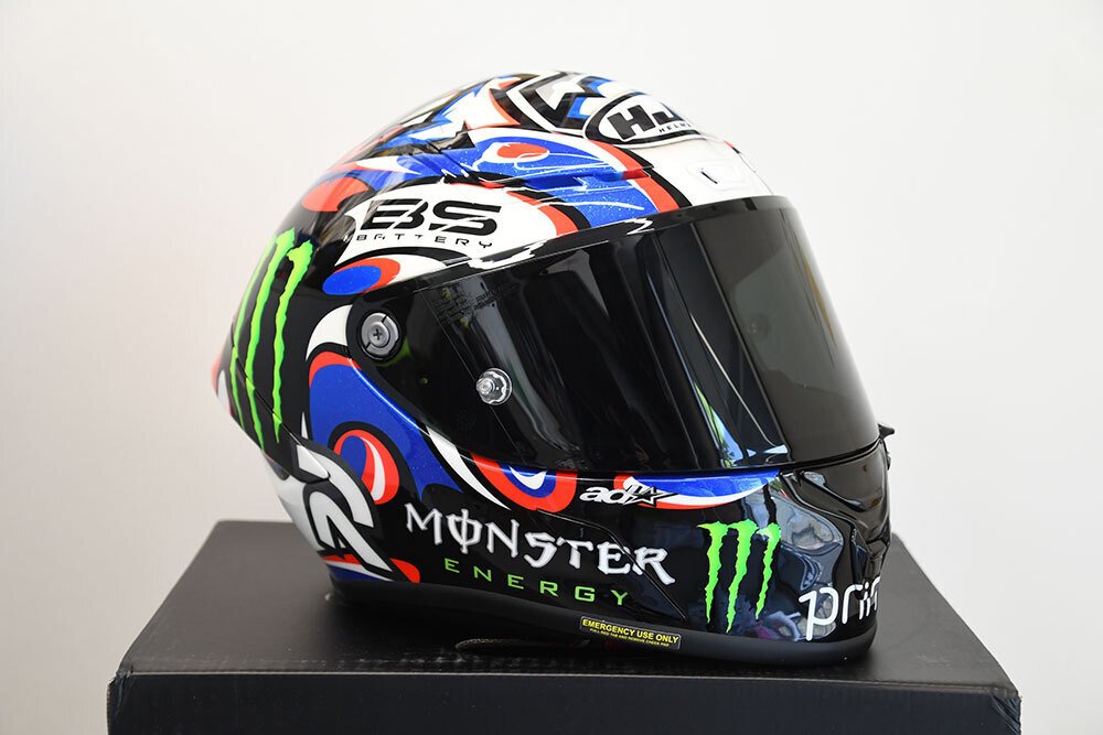 ギャラリー＆ノート：MotoGP第6戦フランスGP｜ザルコの優勝トロフィーと、クアルタラロのスペシャルヘルメット｜伊藤英里_Eri Ito