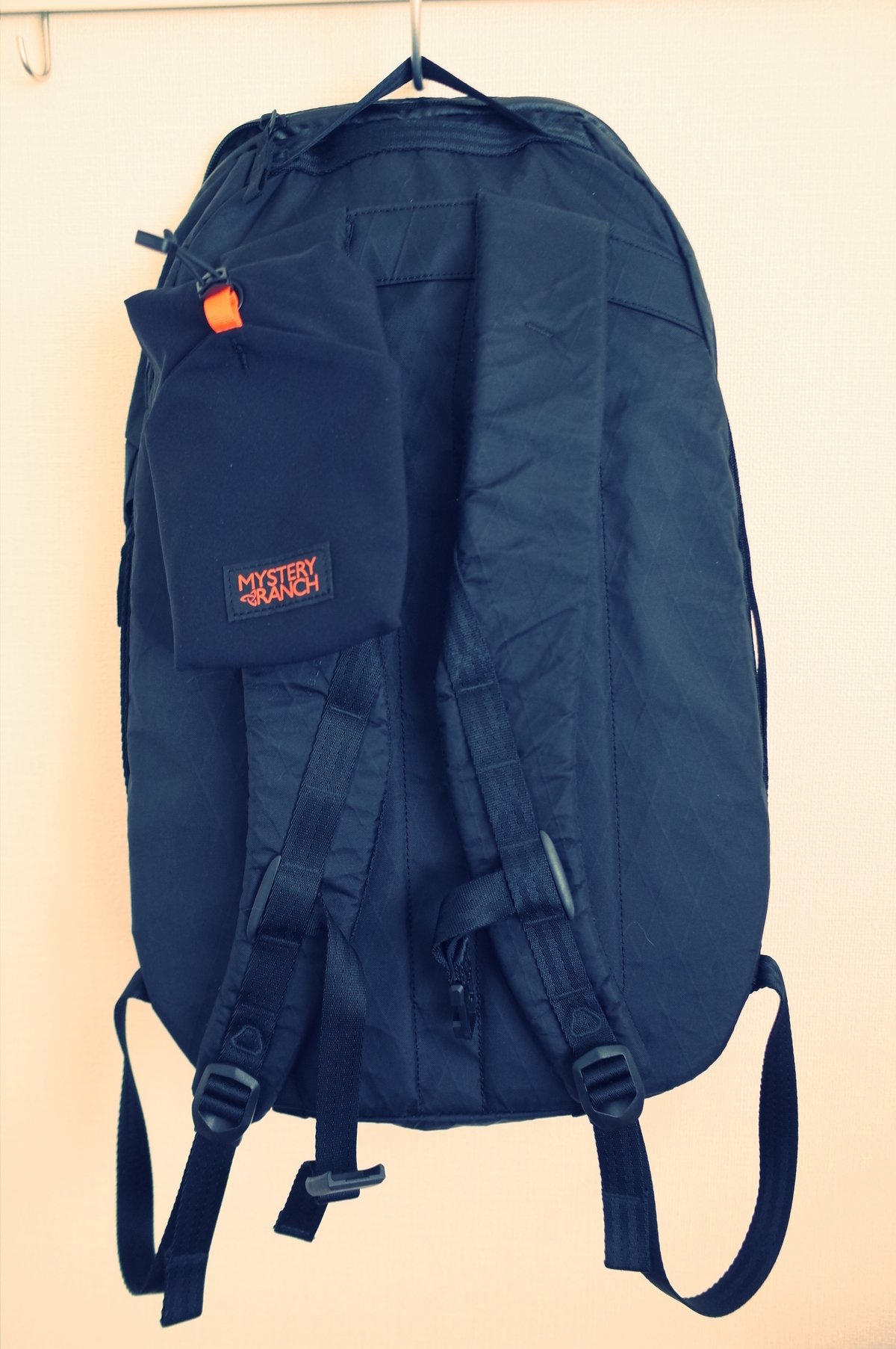 Ricoh「GRⅢ」にぴったりのポーチ！ミステリーランチのWINGMAN AFP｜moto