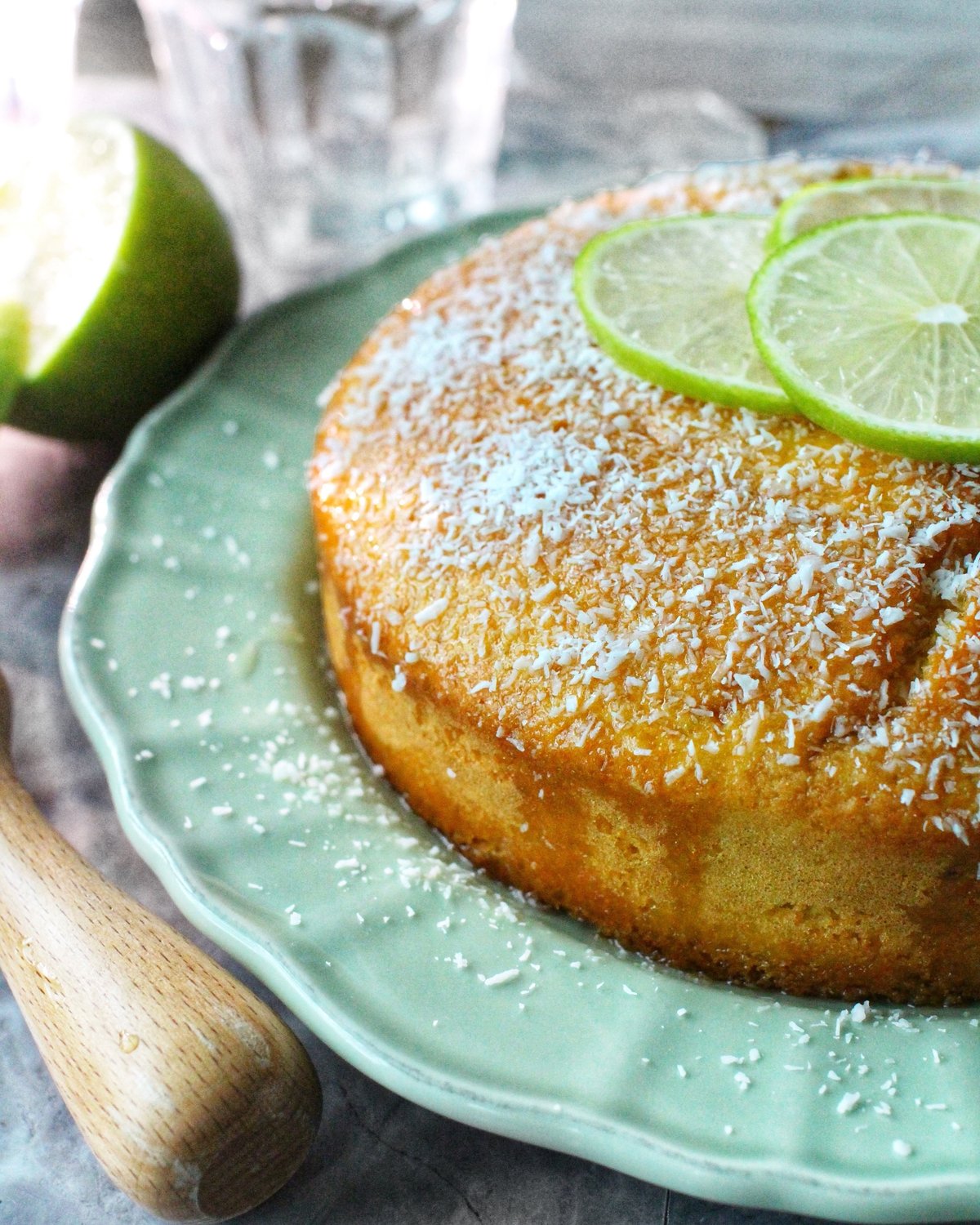 ライム、ココナッツ、オリーブオイルのケーキ｜junjun