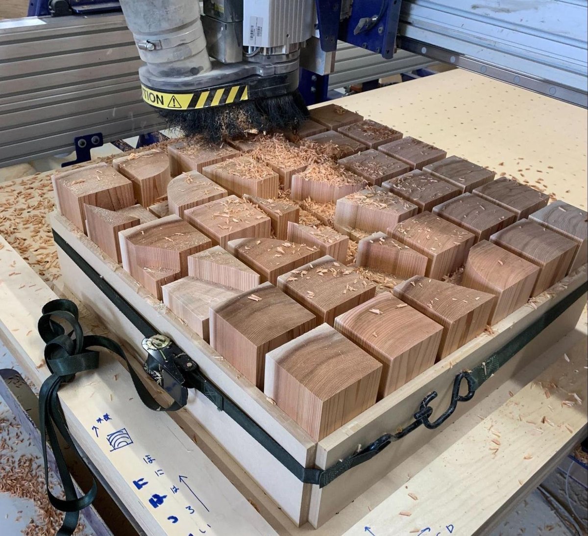 板だけじゃない！ShopBot×治具で、特殊材の加工に挑む｜VUILD株式会社