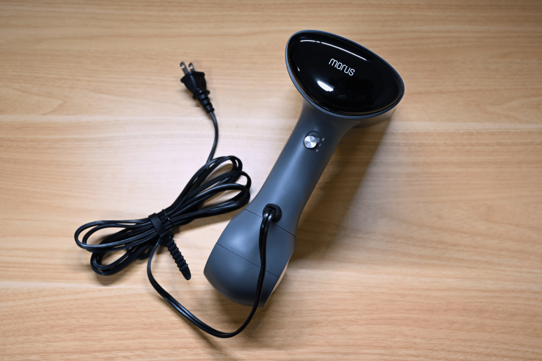 Morus V6衣類スチーマーを使ってみた｜吸着式で簡単＆除菌・消臭にも効果あり！｜よは