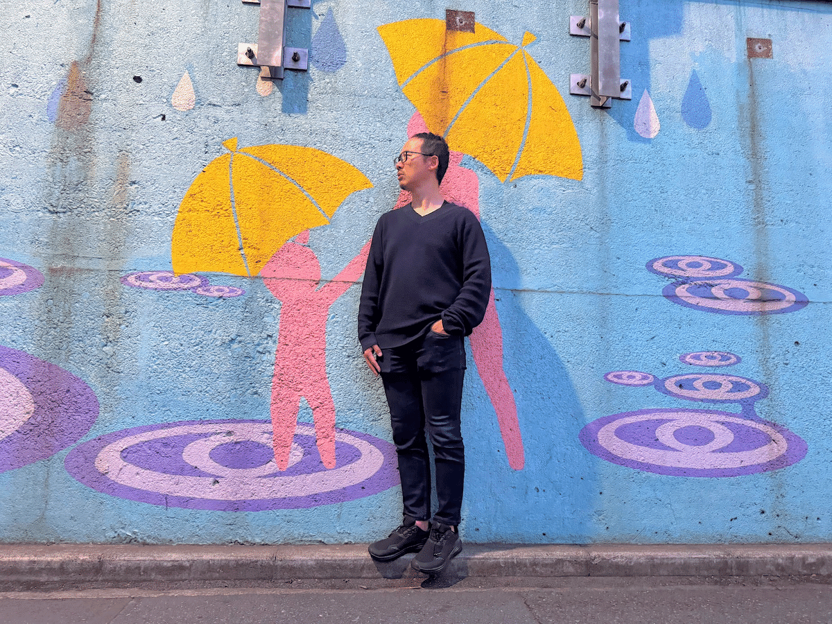 【スニーカースナップ5選】「エンジニアたちのこだわりとは？」新大久保の映えスポットで聞いてみた！｜ラフなひとこと｜ラフアンドレディ株式会社