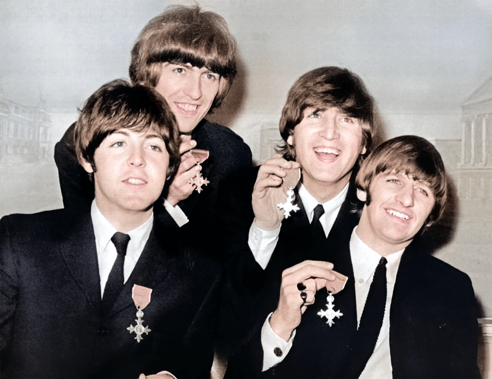 MBE勲章を授与されたビートルズ 1965年｜Far East Beatles Express