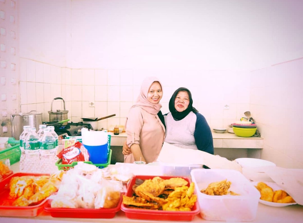 【Padang】思い出の味 日本語パートナーズやインドネシアの食について。｜minami_nesia