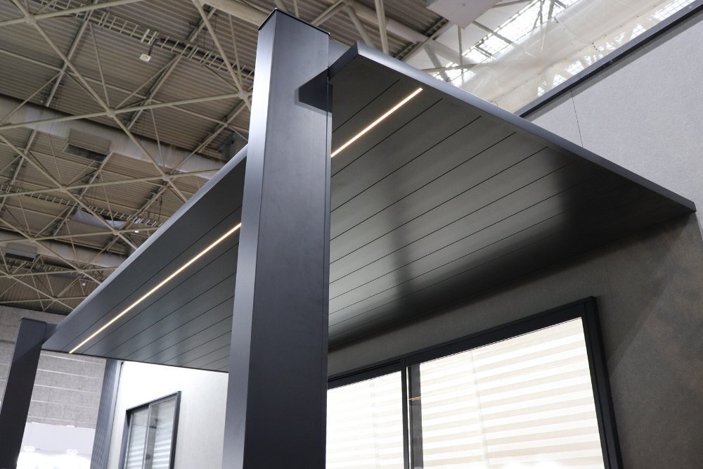 関西エクステリアフェア2025｜LIXIL｜カーポートSC特別仕様「Textured Color」＆「ダスクグレー」色の実物をご紹介！｜エクスガーデンナビ(エクステリアとガーデンのお店)