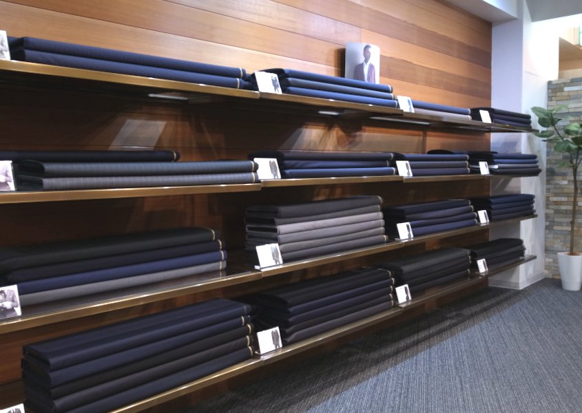 初めてのオーダースーツ“迷ったときに選ぶ生地”はこれだ！｜Supremo_ginza