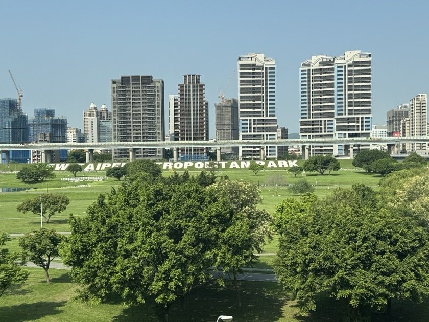 2025GW台湾まち歩きと本屋巡りvol.03台北2日め（重新橋觀光市集）｜横山武志／建築家・「臺灣文創書店東京」棚主（池上・池袋）