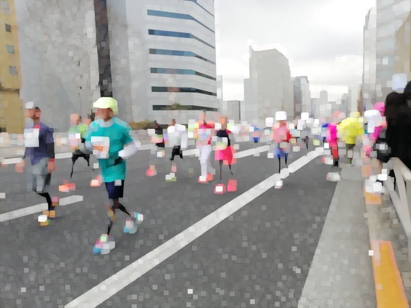 市民マラソン大会の曲がり角｜Nobuo Watanabe