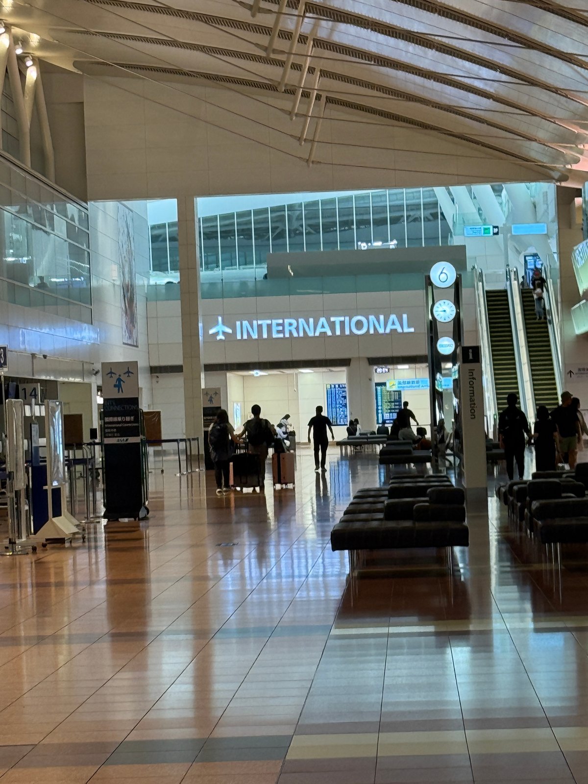 カリフォルニア大リーグ観戦ツアー（羽田からロス行き機内の様子）その1｜YASUSHI ABE