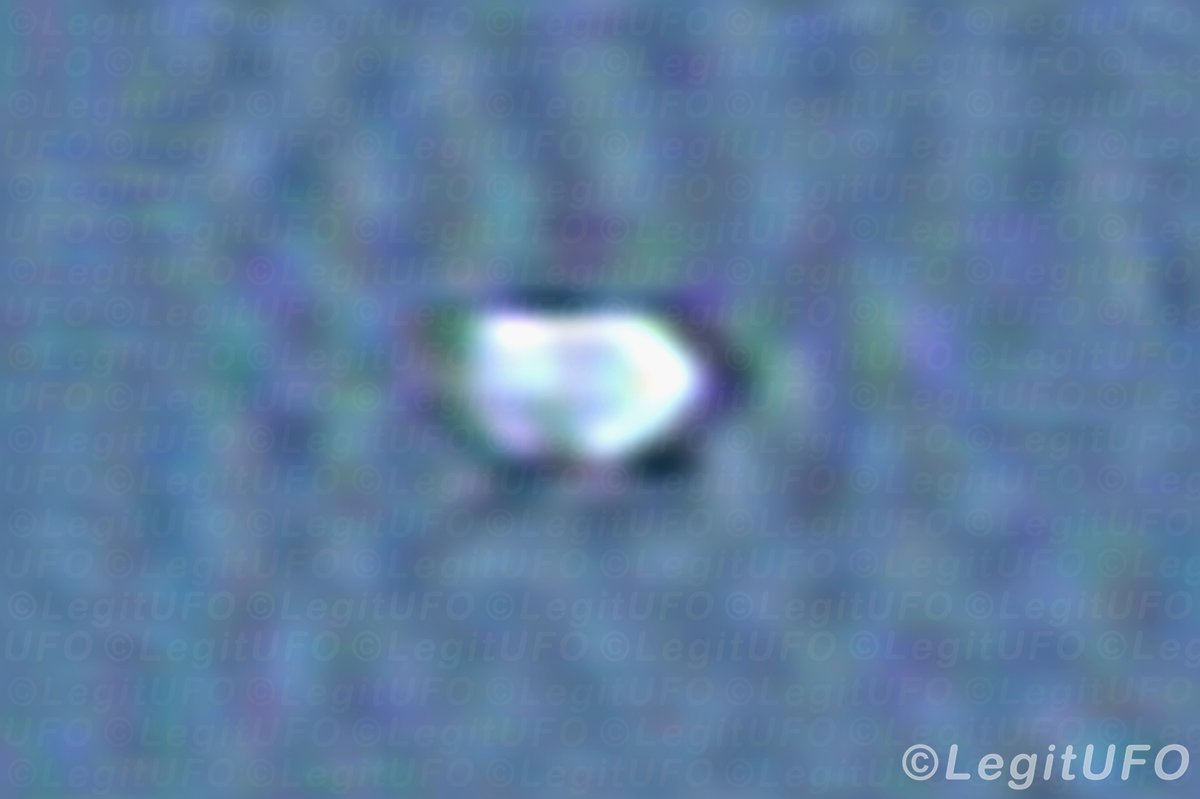UFO FILE:064 点滅しながら飛ぶ白い発光UFO｜Legit UFO