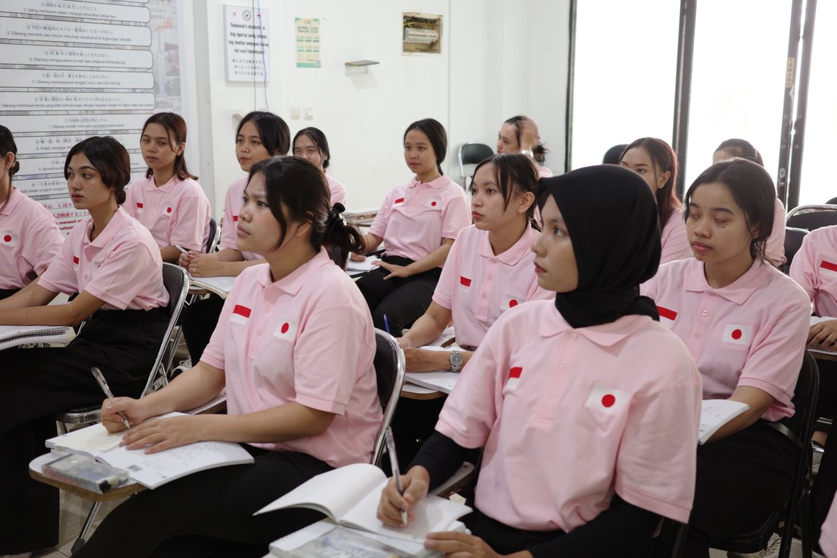 東南アジア女性の新たなキャリア創出 ドライバー育成プログラム「HanaLogi」始動｜NNAカンパサール