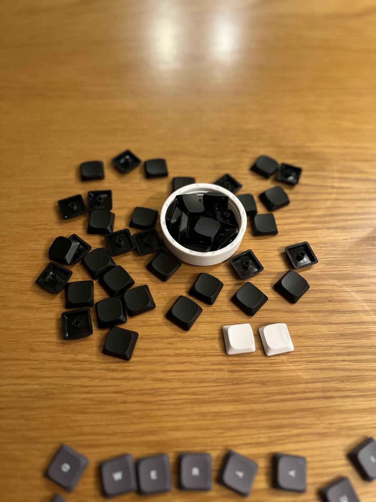 SMOLO KEYCAPS｜MX互換の無刻印ロープロキーキャップ｜mame