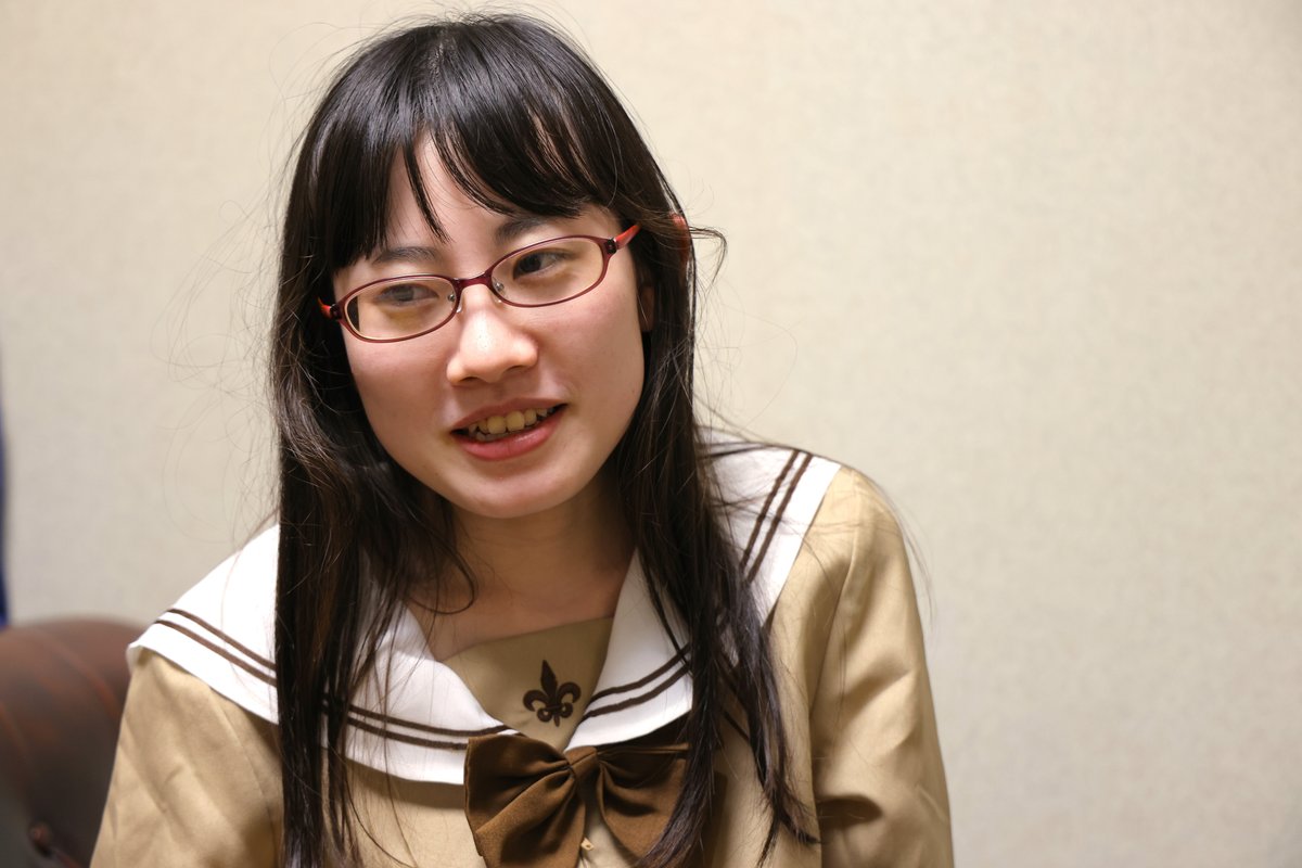 大人少女 88 物置の古びたソファの上で 1｜Yoshi-SAN