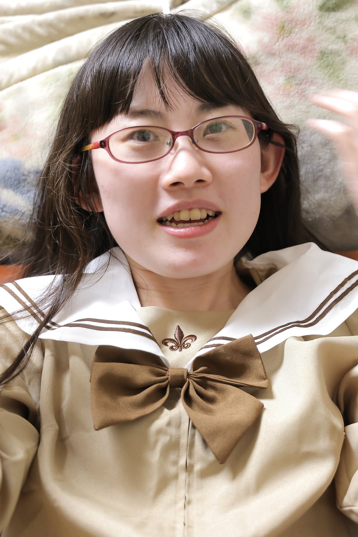 大人少女 88 物置の古びたソファの上で 1｜Yoshi-SAN