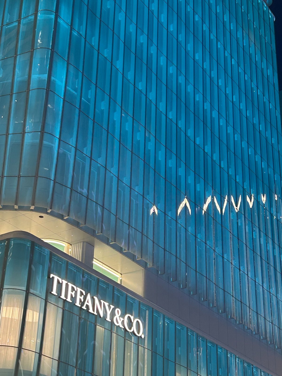 🌕銀座の今と昔を繋ぐ光 - 満月の夜にFull moon over Ginza：Tiffany Ginza Main Store｜GINZA ...