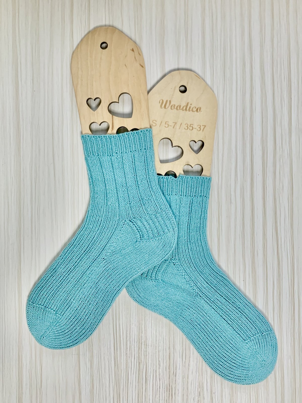 爽やかブルー🩵な靴下編みました｜cotto mou/心躍る手編み靴下作家の備忘録