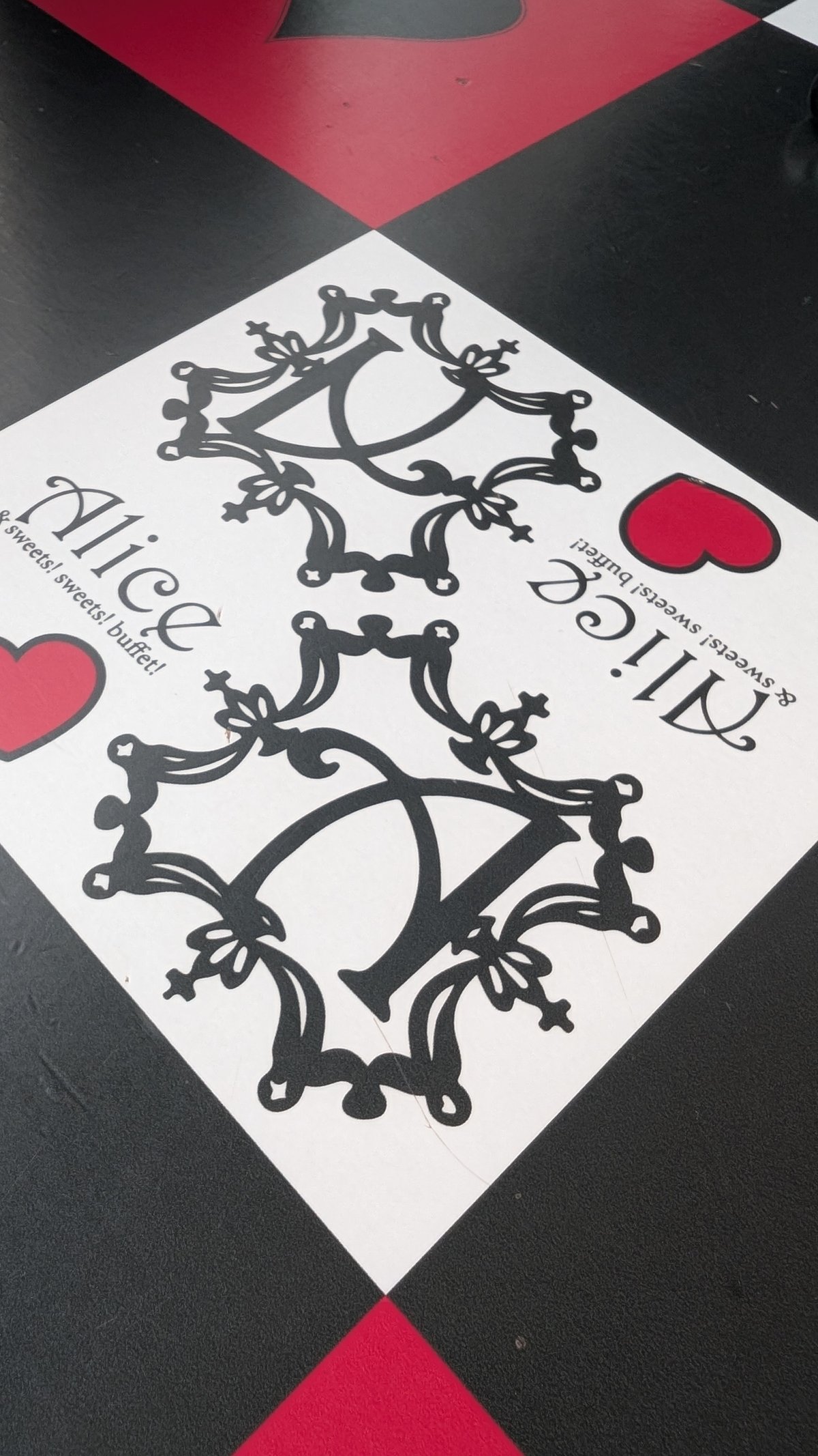 アリスの世界でスイーツブッフェ🍰｜aika_0211