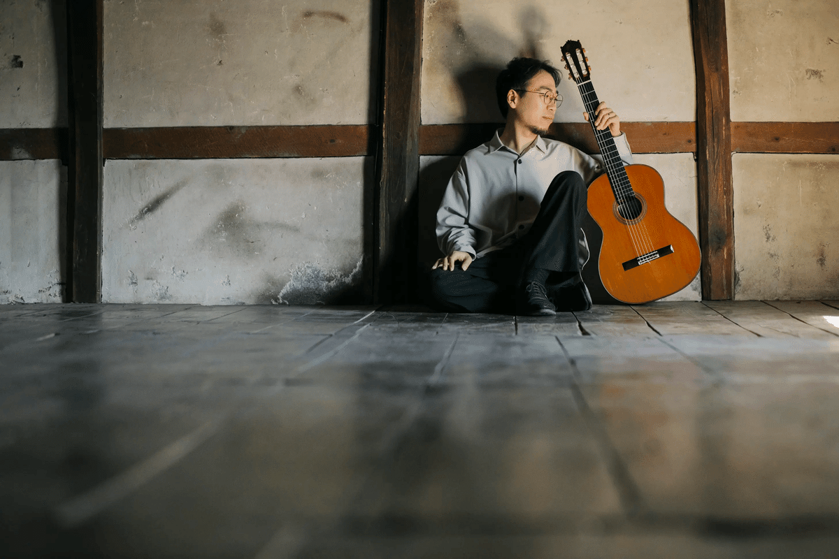 Life with Music 〜築85年の元女学校で、音楽とことばの対話〜 ギタリスト清水悠ライブ＆公開インタビュー｜コトノハ｜cotonoha inc.