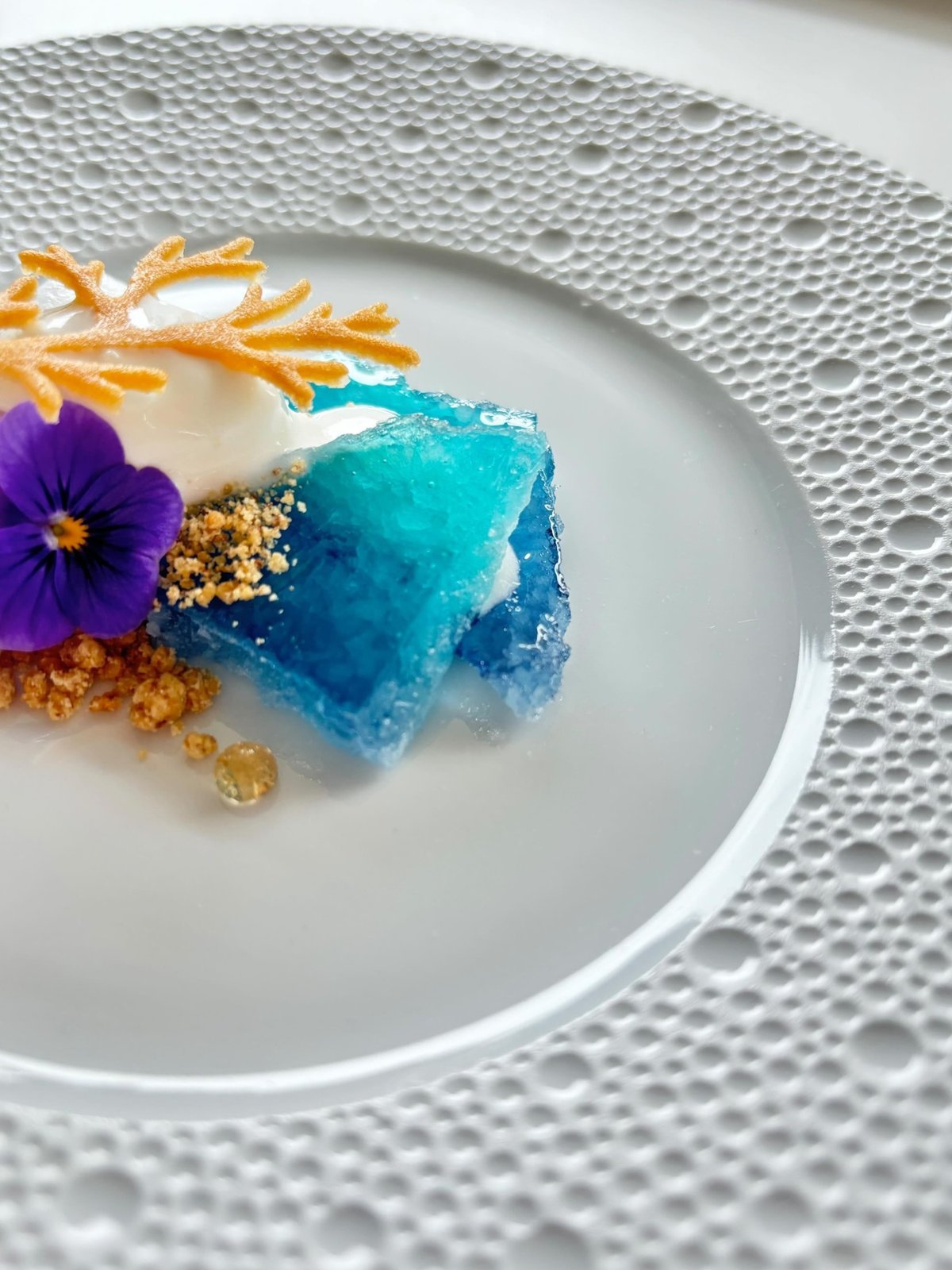 海の中から空を見上げたイメージをデザートに。｜YOSUKEOTSUKA 大塚陽介