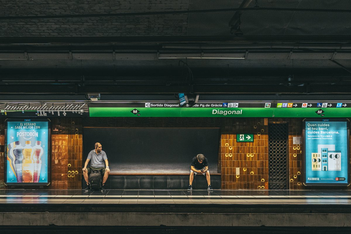 Diagonal Platform Glow, Barcelona. 2025｜おかのくら