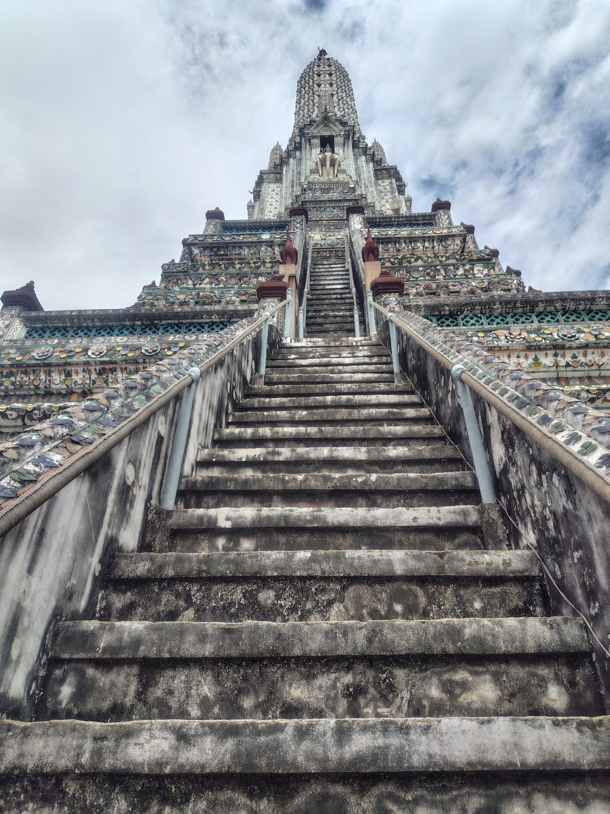 2025年6月チェンライ〜バンコク旅行記⑩ワット・アルンとワット・ポー｜Mi Yoga Yinside 女性のための陰ヨガ×インドの伝統ヨガ×アーユルヴェーダ