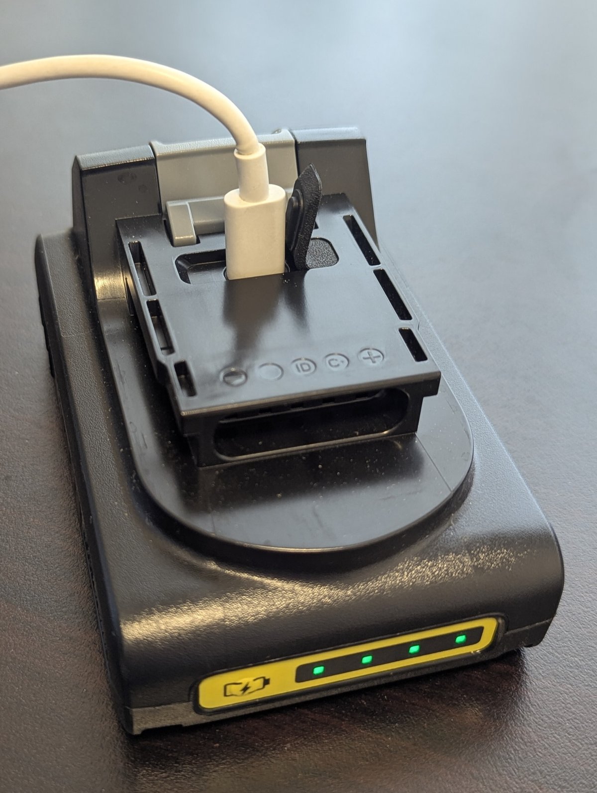 ケルヒャー OC 5 Handy レビュー | モバイル高圧洗浄機 | コードレスでもパワフル洗浄｜かぬ