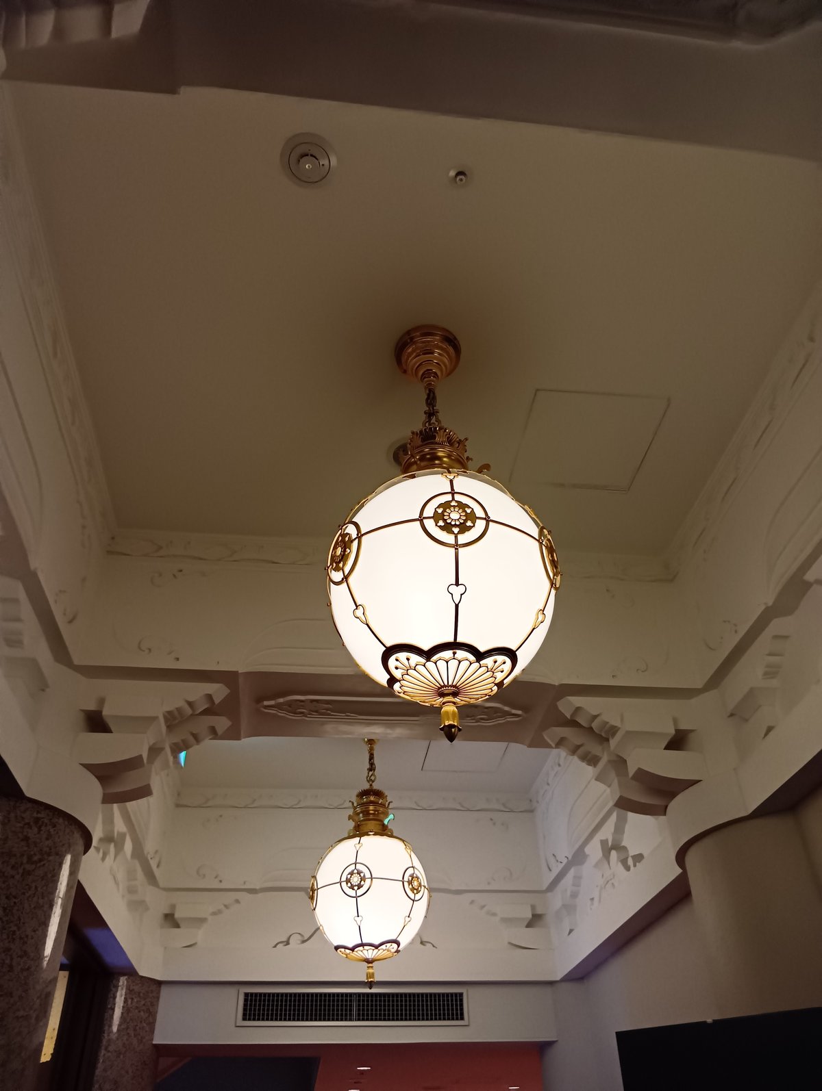 【京都市内を楽しもう】南座の舞台体験ツアー（南座は約30分、全部で歩き入れて1時間くらい）｜aurinko