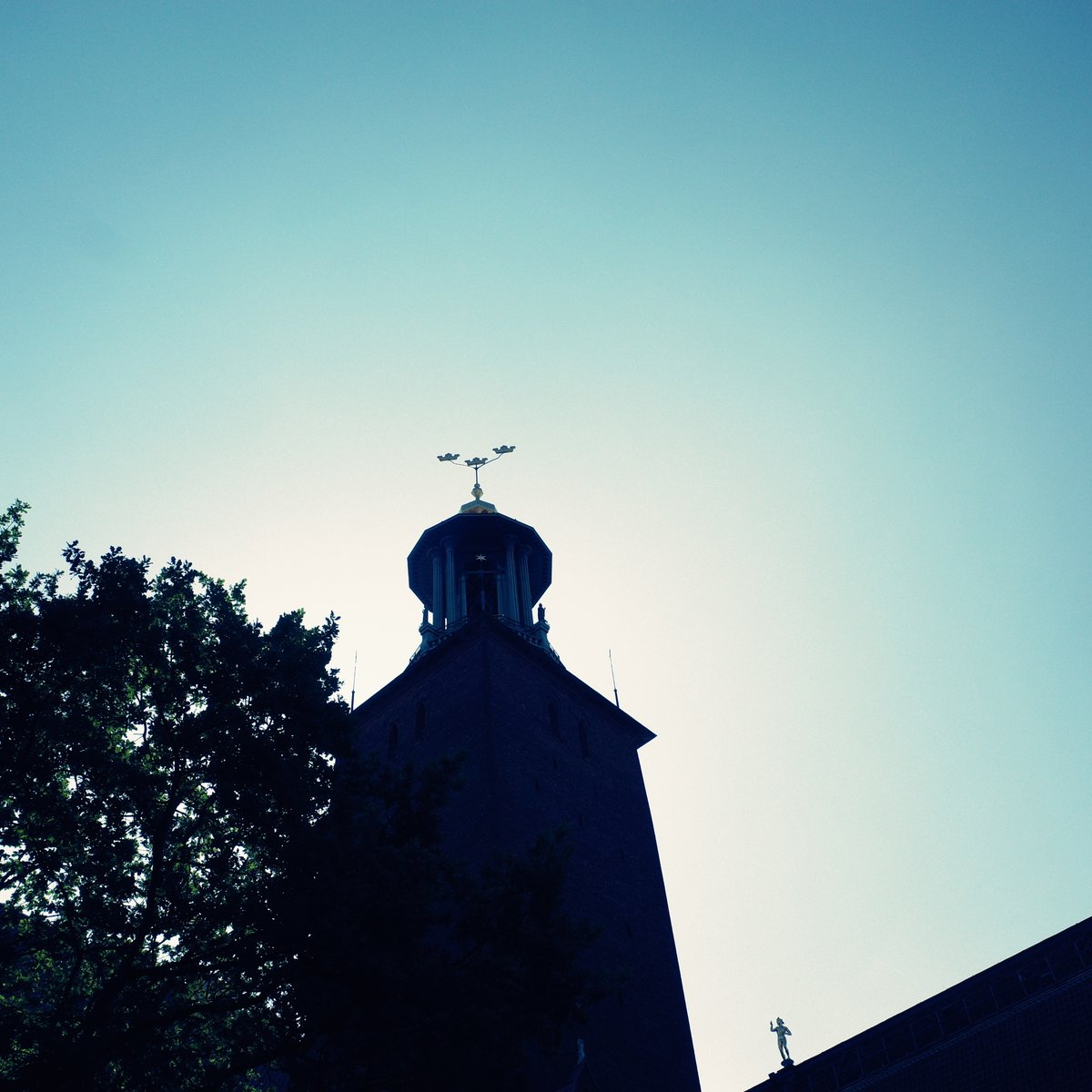 旅と建築〜スウェーデン・ストックホルム市庁舎｜Natsuka Muto