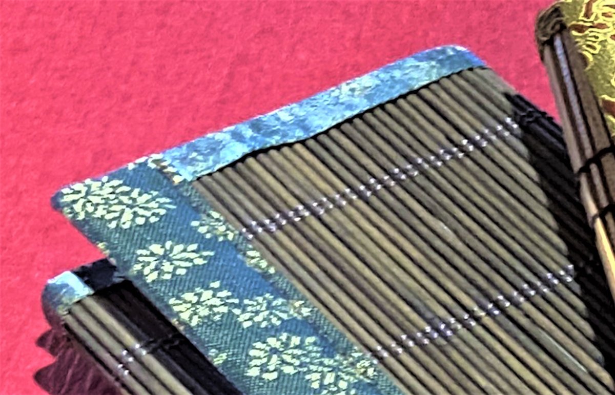 日本の伝統を現代と和えて本を持つ喜びが増すブックカバー。｜MOBIO（ものづくりビジネスセンター大阪）公式note