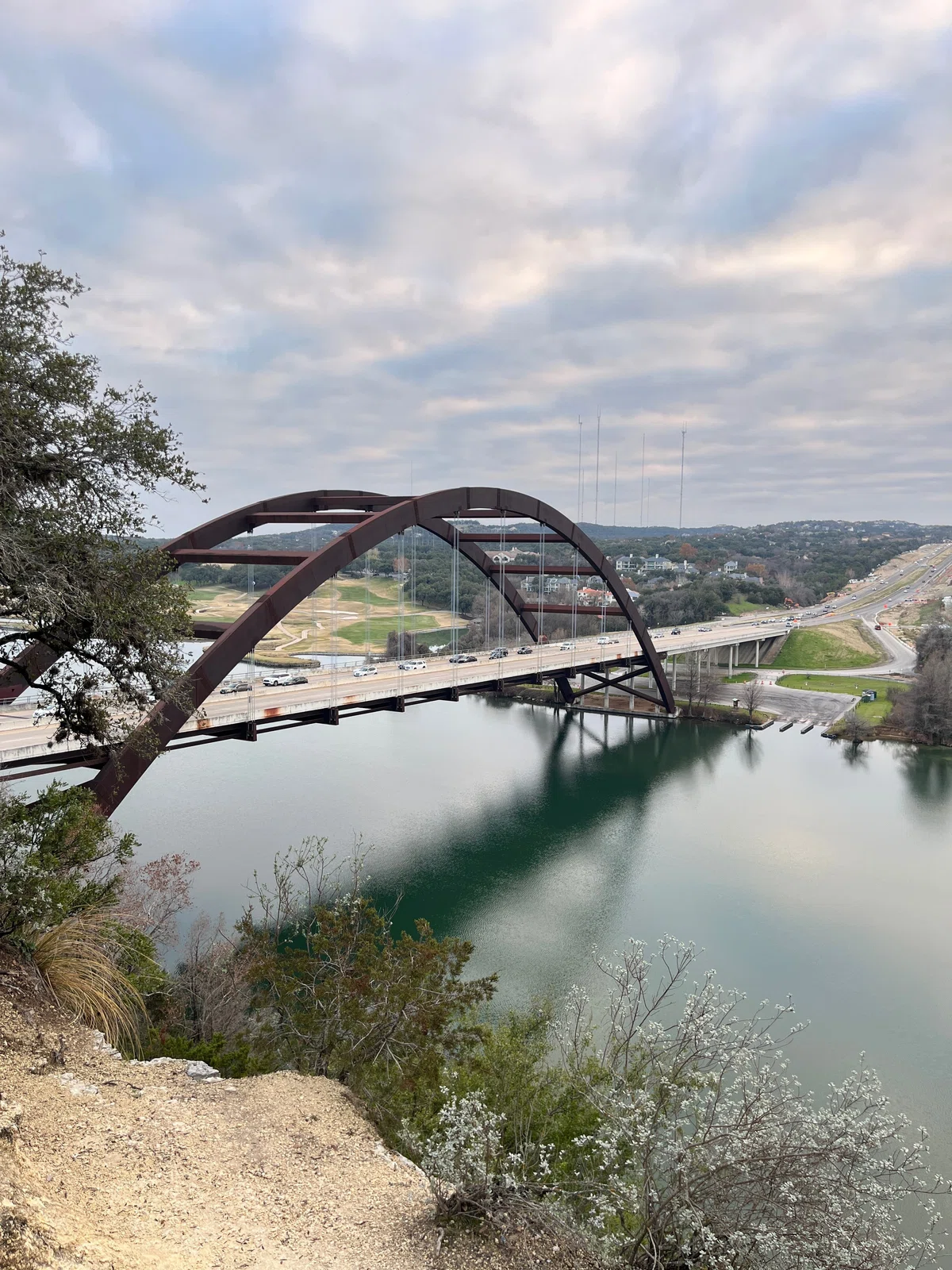 テキサス・オースティン観光｜絶景スポットならペニーバッカーブリッジ（Pennybacker Bridge）｜メグ｜Pathway Connect