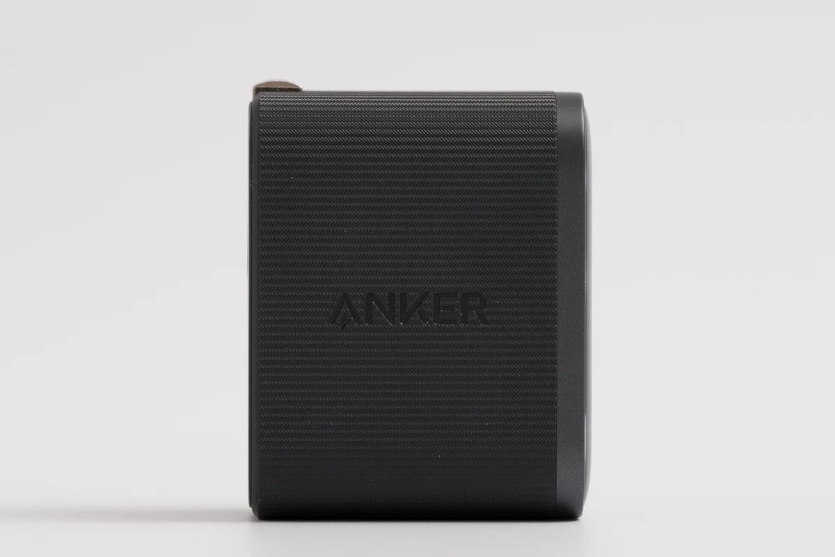 Anker Nano Charger (70W, 3 Ports)をレビュー！世界最小クラス＆賢い電力振り分けが魅力の充電器｜Kazuya