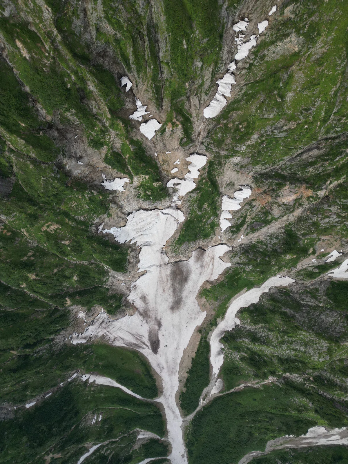 剣岳・立山・鹿島槍ヶ岳の現世氷河｜ドローンを飛ばして鳥になろう 3008