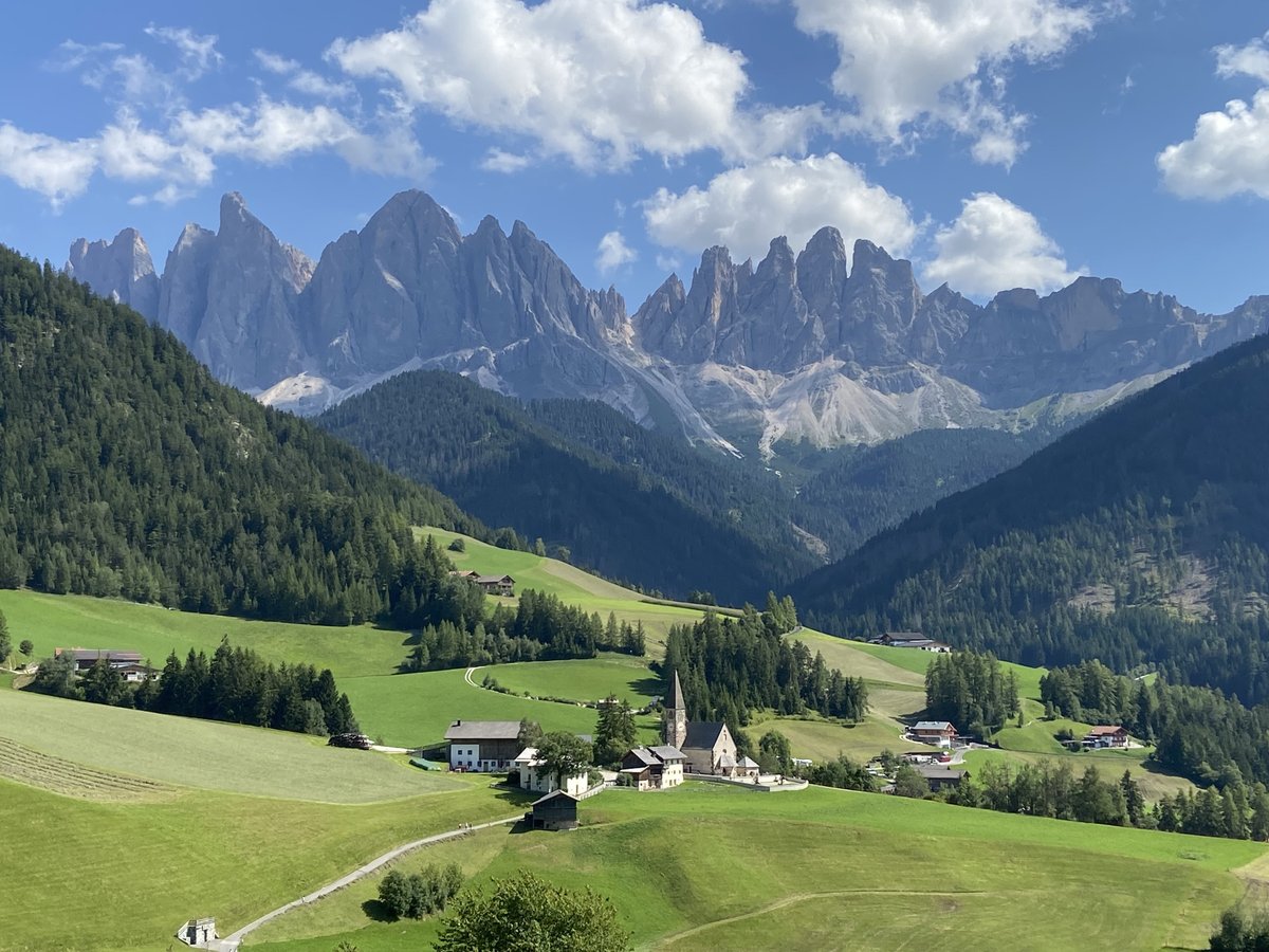 美しき牧草地帯の謎〜オーストリア、イタリア、スイス山岳地帯の旅〜前編｜Viola