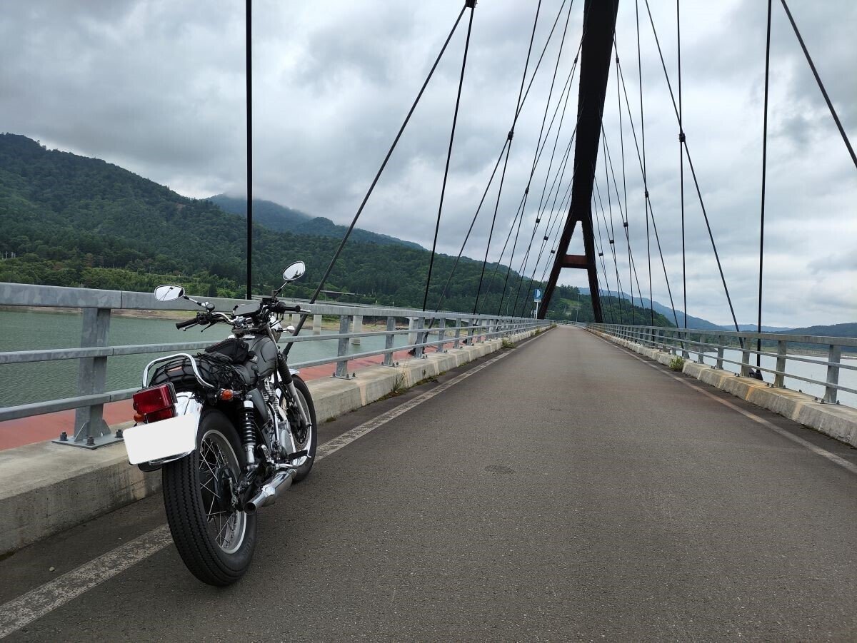 SR400におすすめのタイヤ紹介｜私のタイヤ履歴とアドラートの魅力｜ToriShira