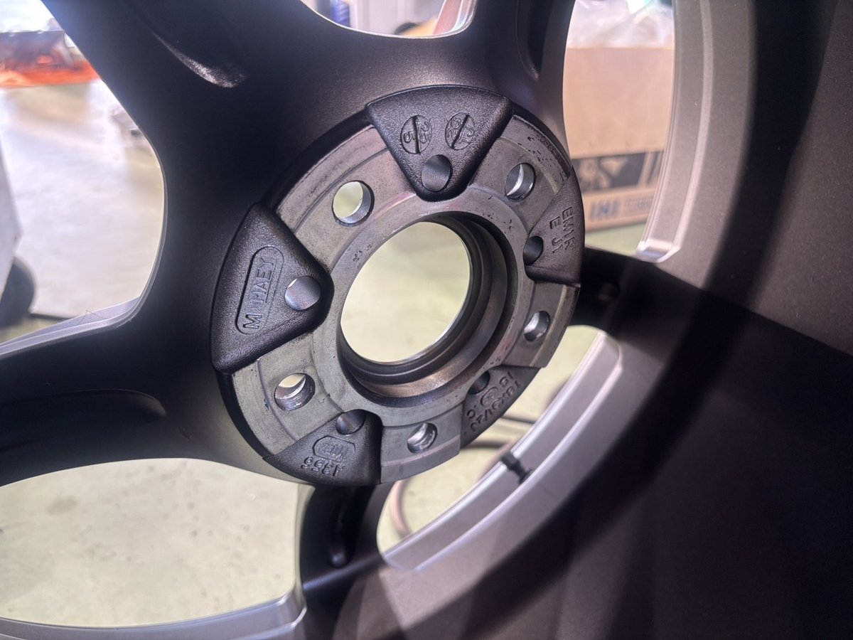 GRヤリスはRCグレードが曲者？RZではすんなり装着出来るパーツでもRCだと装着出来ないパターンがあるのはなぜか？？｜VehicleField